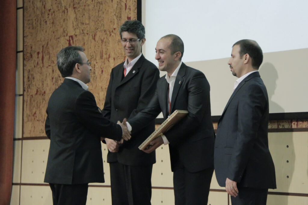 انتخاب «سازمان الکترونیکی برگزیده» در گردهمایی سالانه مشتریان چارگون ...